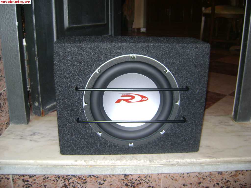 Subwoofer Alpine Tipe R 10 con cajon.