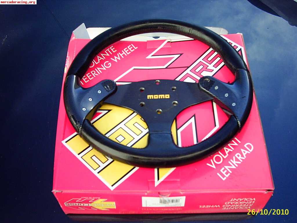 VOLANTE MOMO