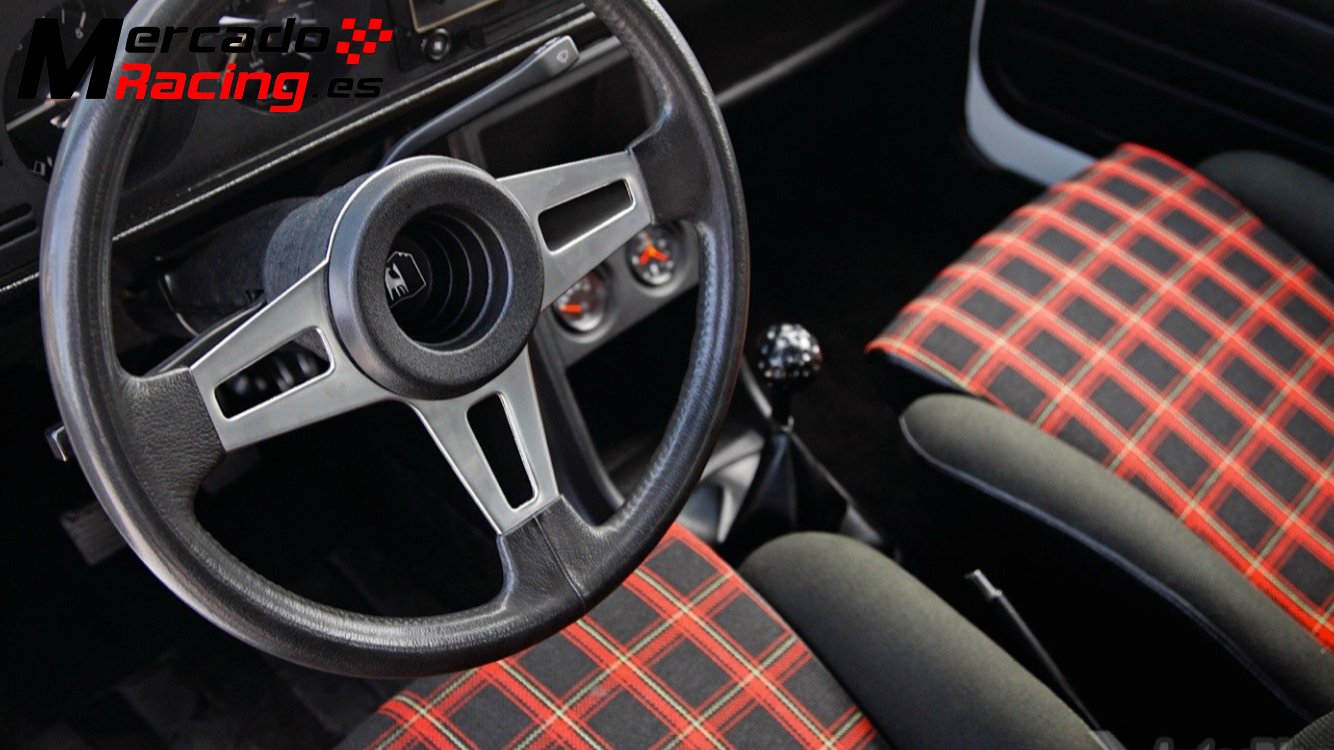 Interior de Volkswagen golf gti mk1 1.6 5V