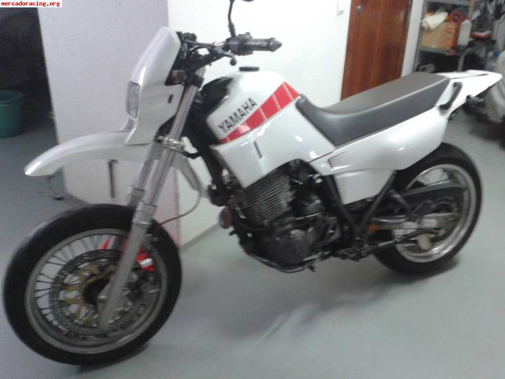 YAMAHA XT 600